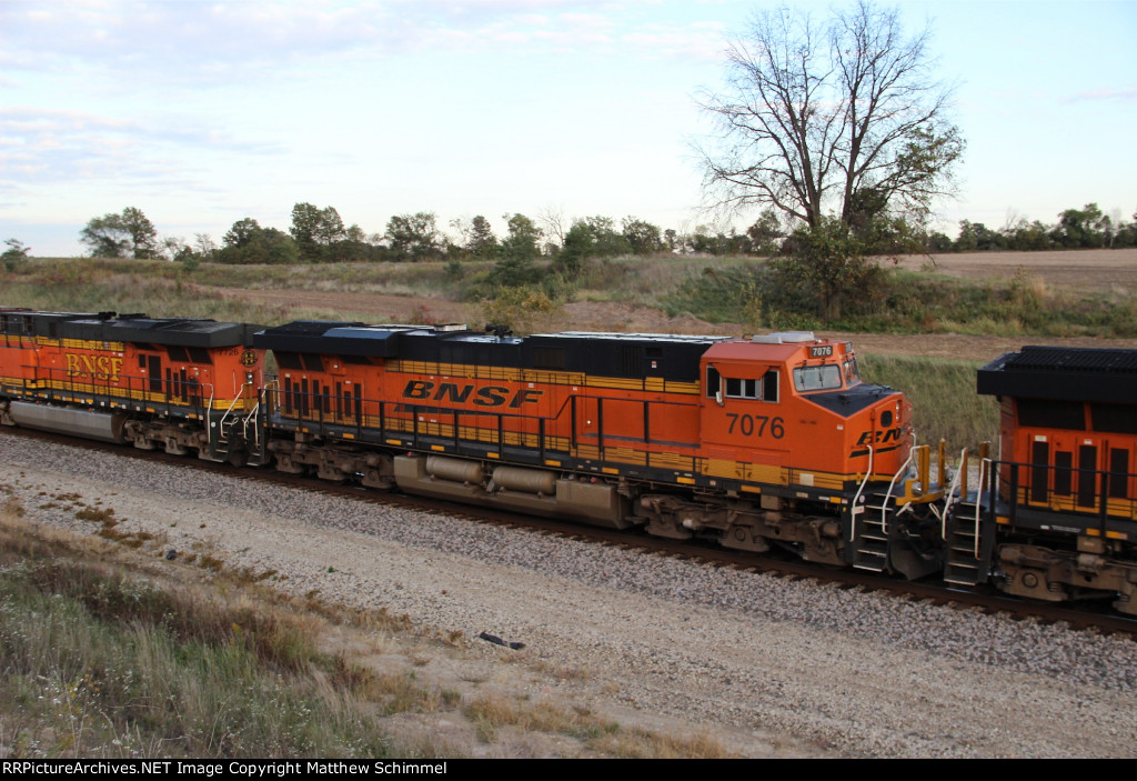 BNSF 7076
